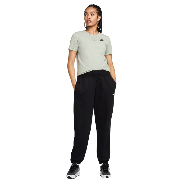 Nike Sportswear Club Essentials T-Shirt